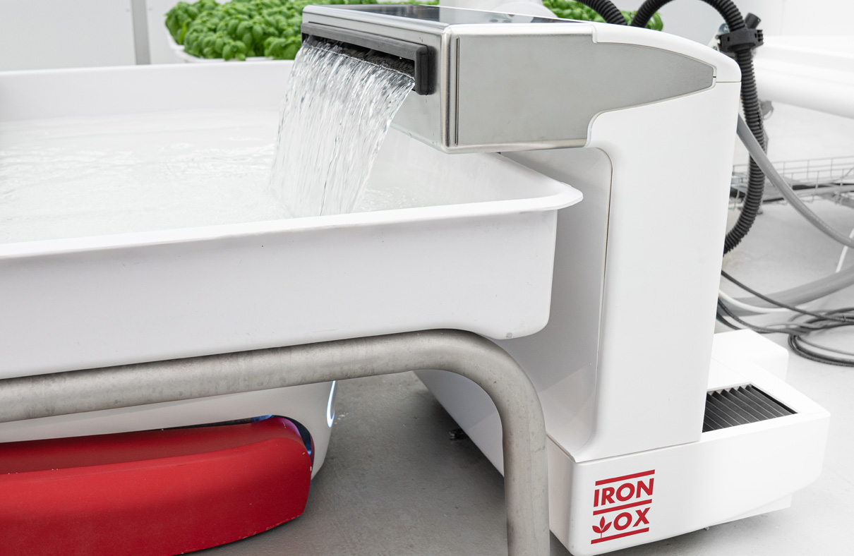 Iron Ox's autonomous 'Grover' gets a new robot companion called 'Phil ...